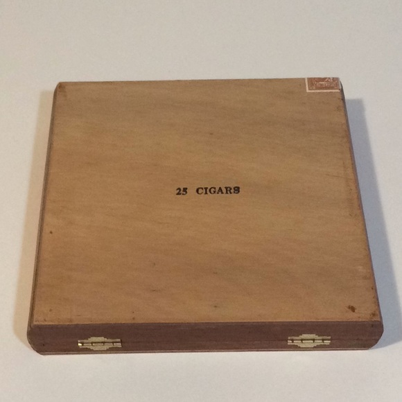 La Pantera Intl | Accents | Vintage La Pantera Cigar Box | Poshmark